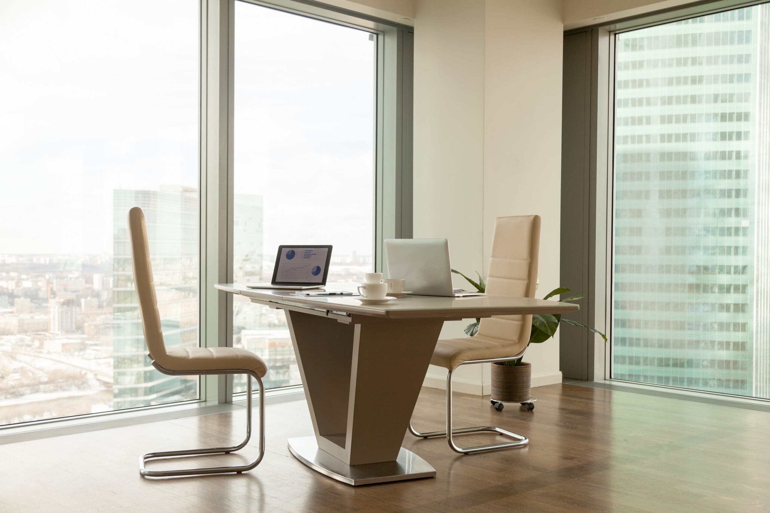 8 Essential Elements of Luxury Executive Office Furniture